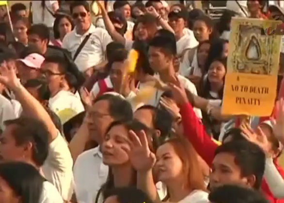 Thousands march against Duterte’s war on drugs, ‘violence culture ...