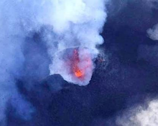 Vanuatu orders evacuation of Ambae’s 11,000 people over volcano’s gases ...